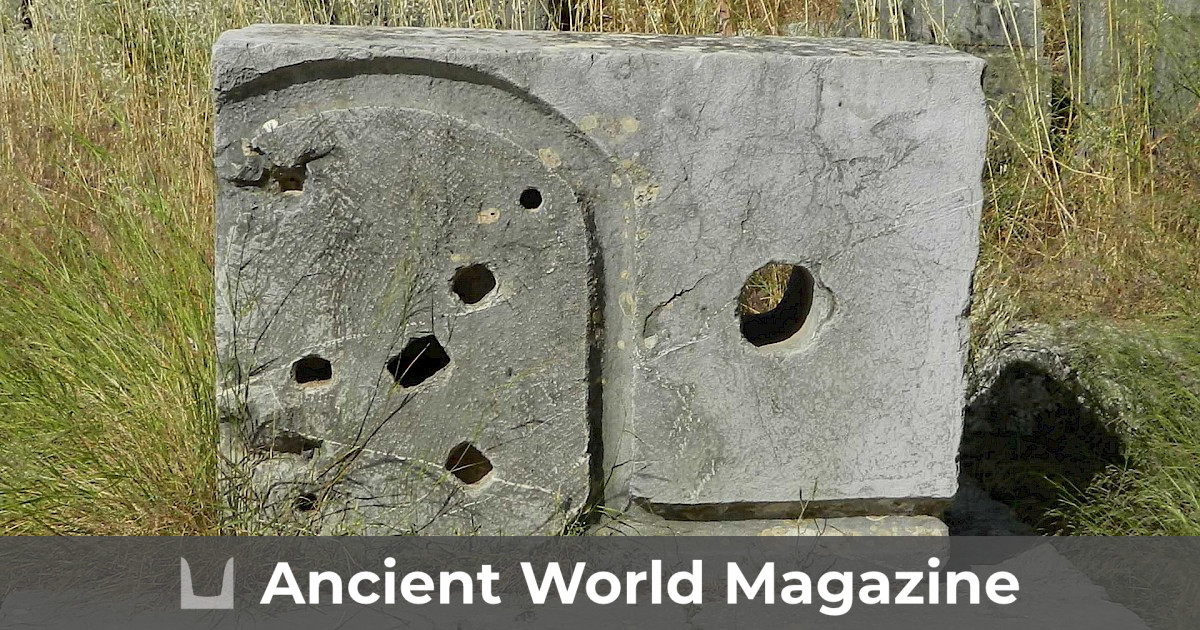 A Sibylline stone at Delphi? - Ancient World Magazine